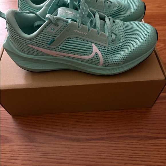 Nike | Shoes | Nike Mint Green Sneakers | Poshmark